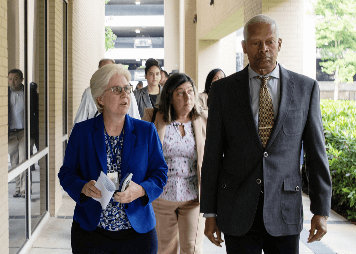 Congressman Hank Johnson visits CDC’s Chamblee campus, hosts roundtable ...