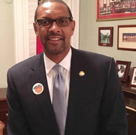 Vernon Jones issues statement on FBI raid of Fulton County Elections ...